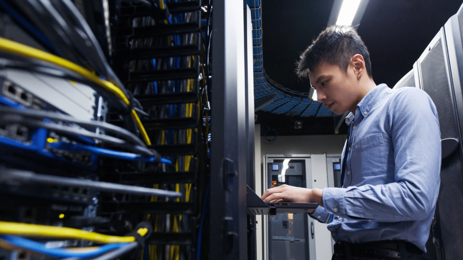 Solución de Redes y Seguridad - Symmetry Corporation